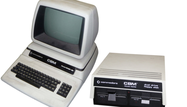 Amstrad CPC 464 with Original Monitor & Joystick - RetroNerd RetroNerd