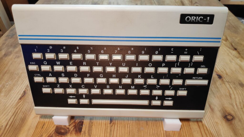 Retro Computer Display Stand - RetroNerd RetroNerd